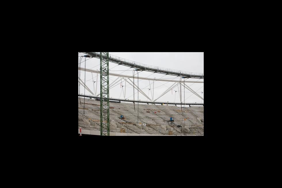 Video: Olympic Stadium topped out with cable net roof | News | Building